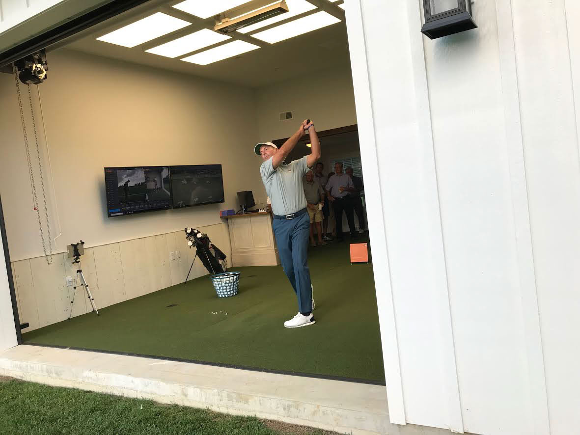 Premium Golf Simulator Screen – 16′ Retractable – Real Feel Golf Mats